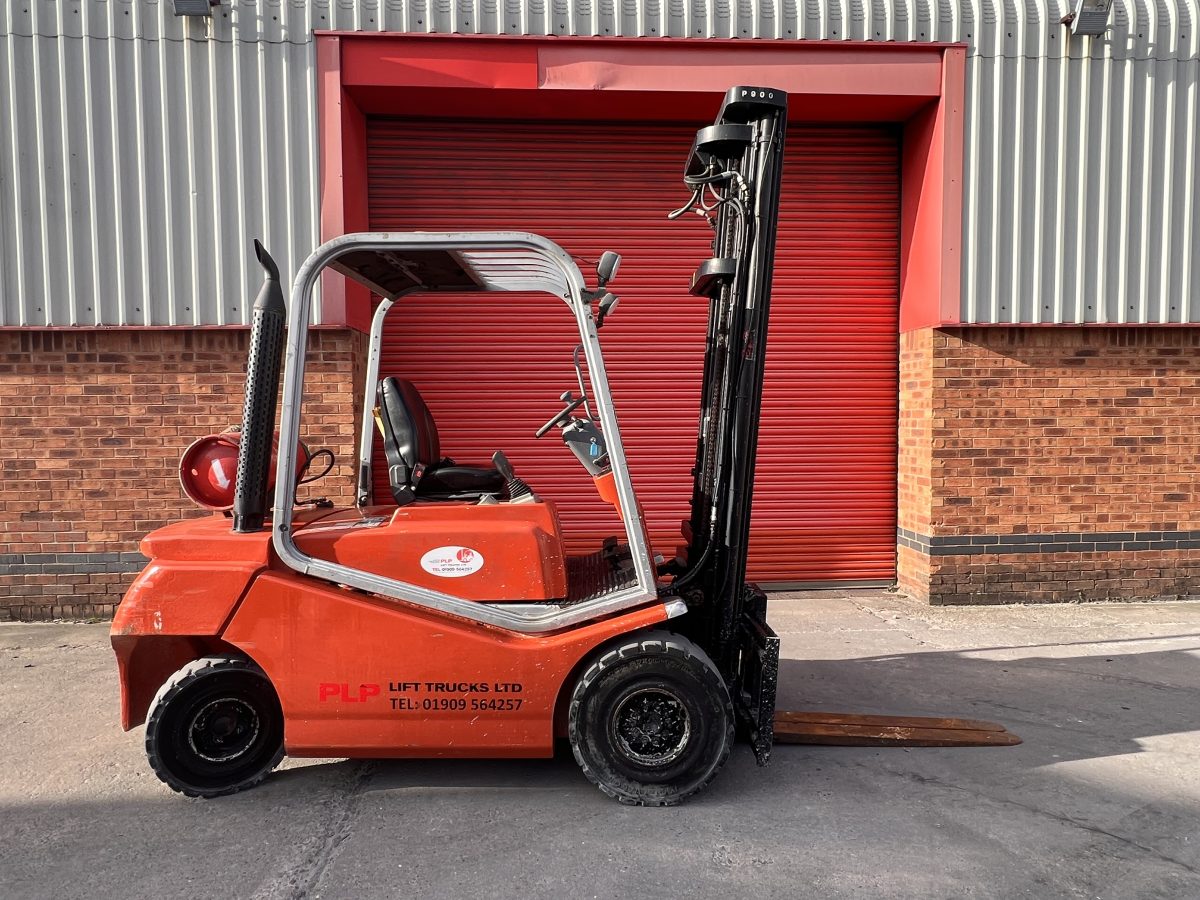 P0943 - Cesab B320 - PLP Lift Trucks